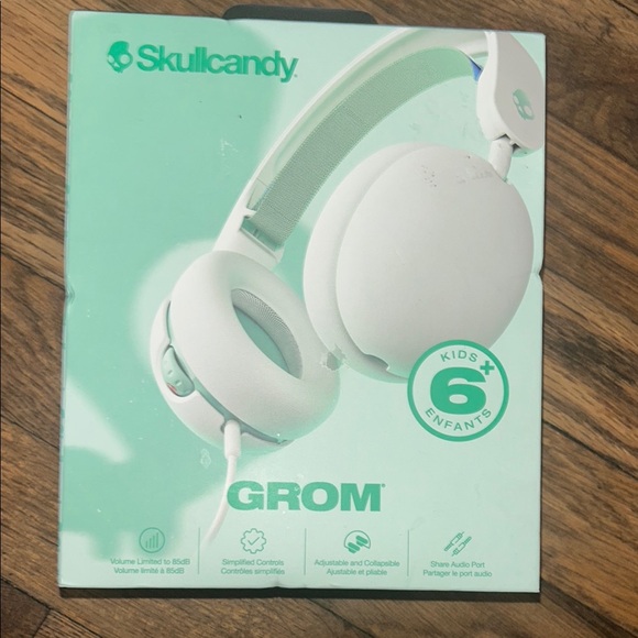 Skullcandy | Headphones | Skullcandy Grom Headphones White | Poshmark